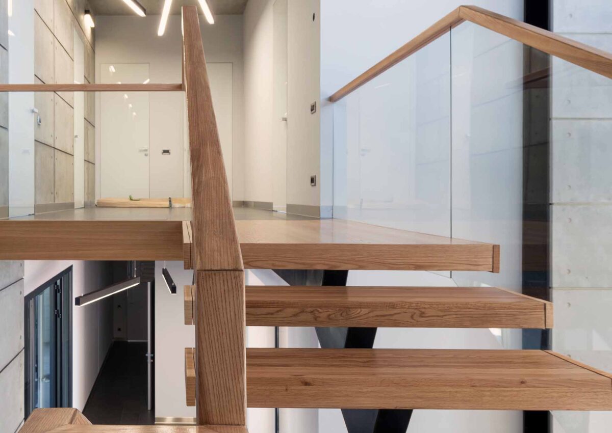 Custom Glass Galleries: Residential and Commercial