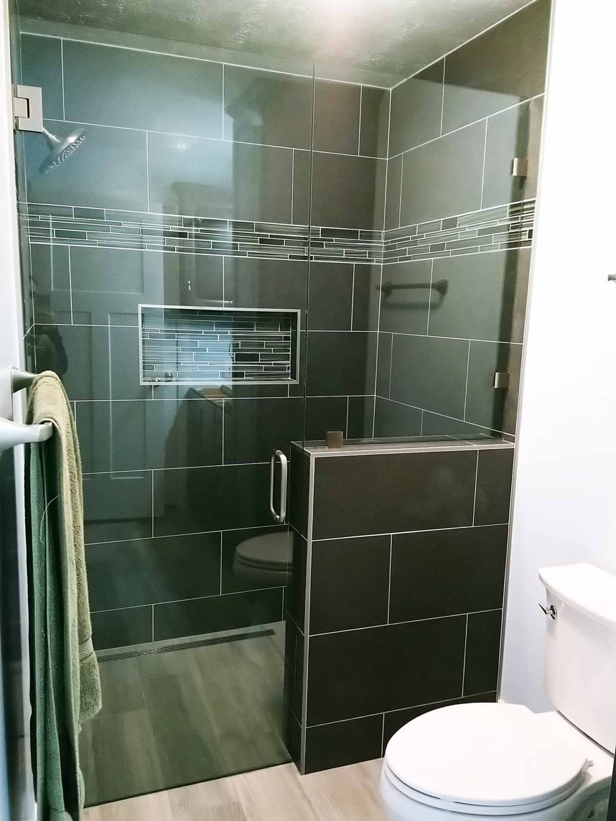 Custom Glass Galleries: Residential and Commercial